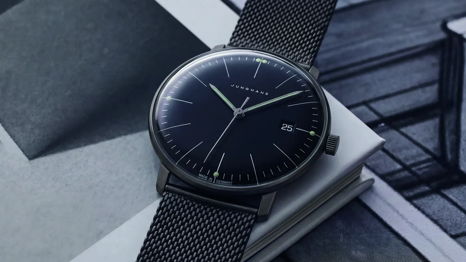 Junghans Max Bill Quarz: All-Black PVD With Milanese Bracelet