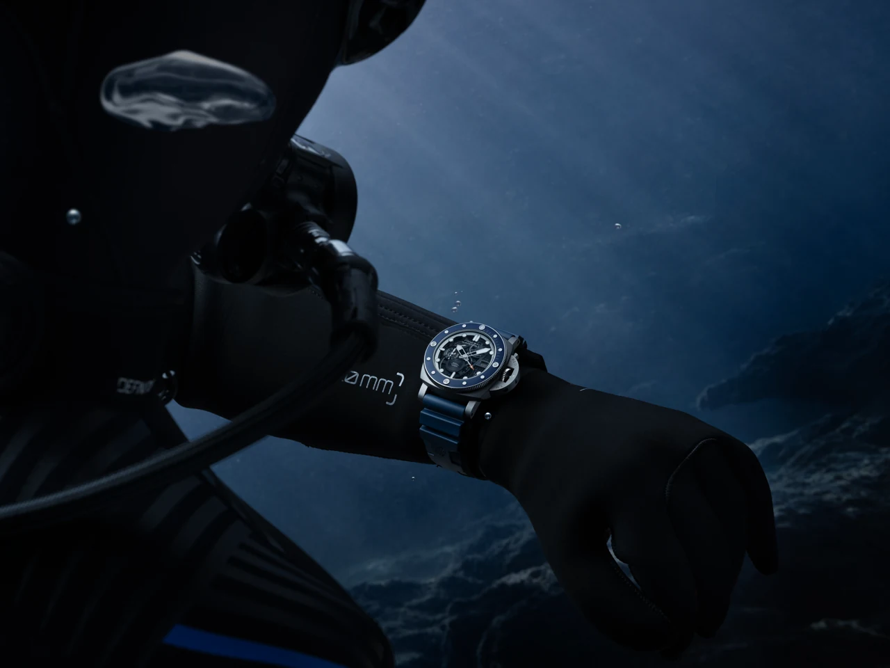 Panerai Submersible GMT PAM01495 — 47mm DMLS Titanium 2026